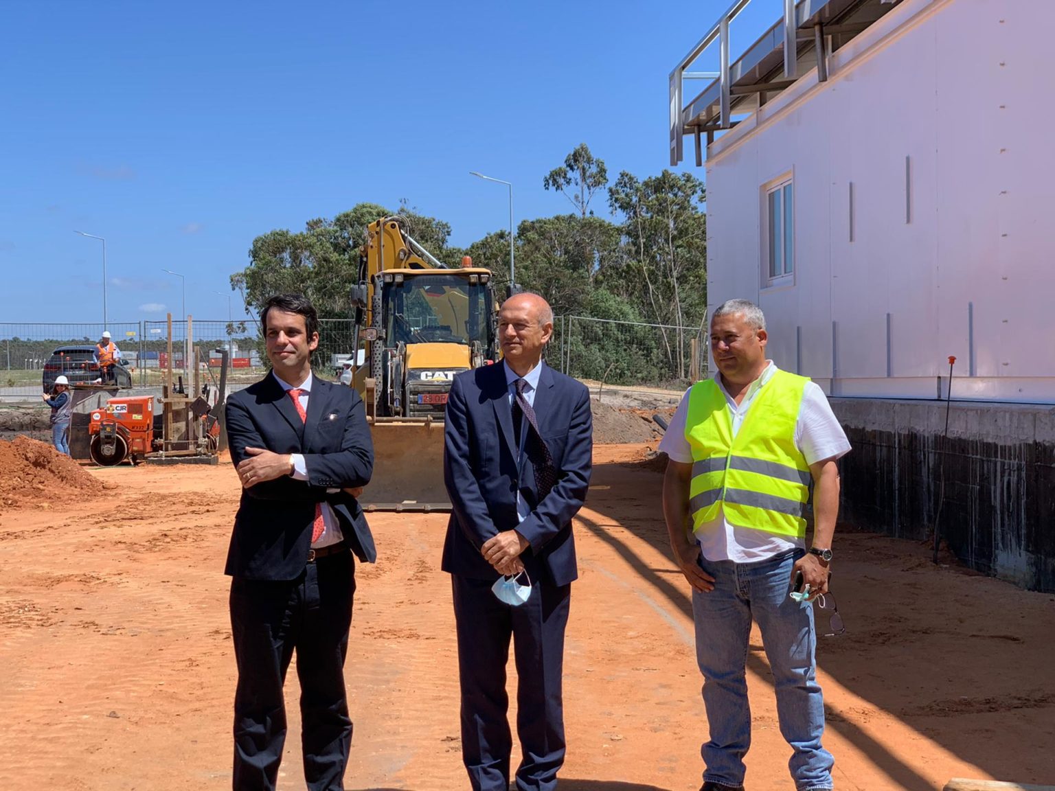 Secretário de Estado das Comunicações visita obras do “Sines Tech ...